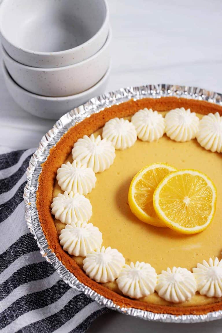 Best Easy Arizona Sunshine Lemon Pie Recipe (blender pie) - The Tasty Tip